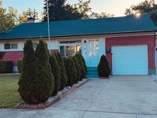 8847 Mockingbird Ln, Cincinnati, OH 45231
