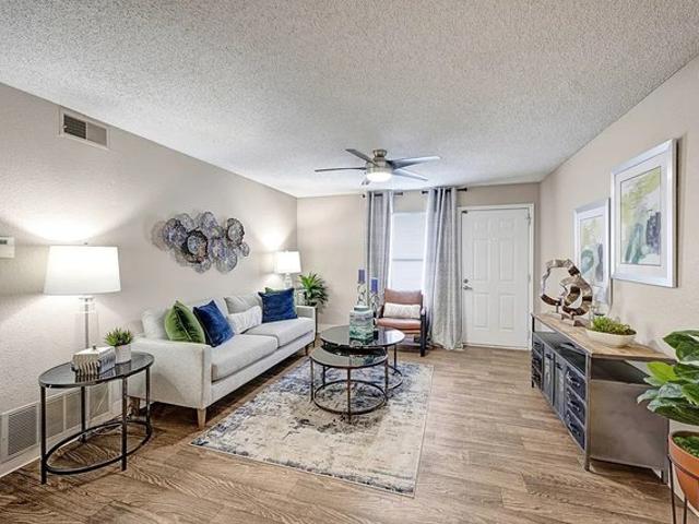 8849 Pearl St, Thornton, CO 80229
