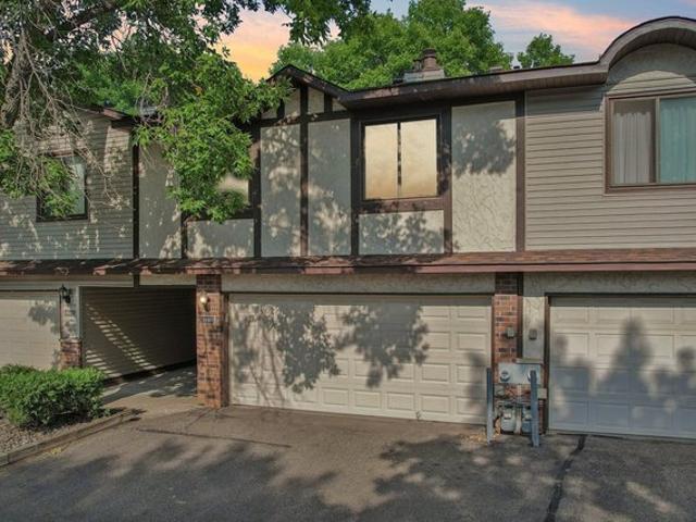 8840 N Maplebrook Ct, Brooklyn Park, MN 55445