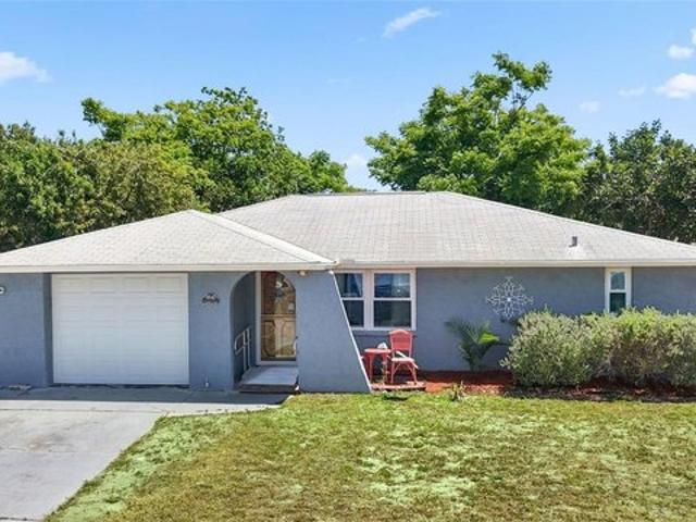 8840 Carmen Ln, Port Richey, FL 34668