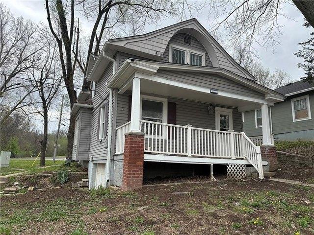 8841 E Winner Rd, Independence, MO 64053