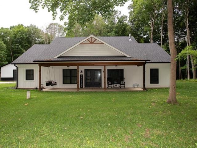 8841 Firefly Ln, Lafayette, IN 47905