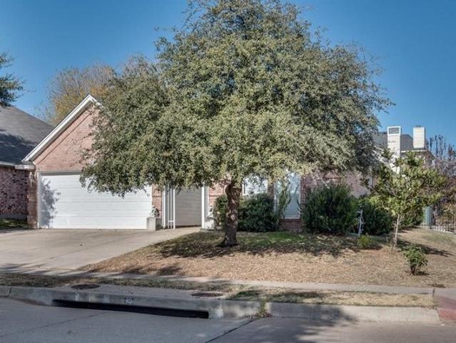 8841 San Joaquin Trl, Fort Worth, TX 76118