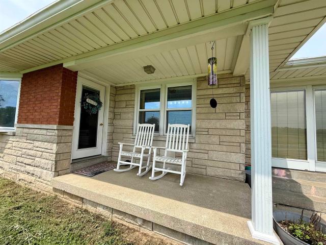 8842 S 450 E Road