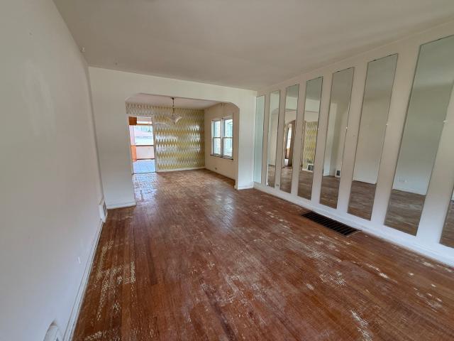 8842 S Cregier Ave, Chicago, IL 60617 | Compass