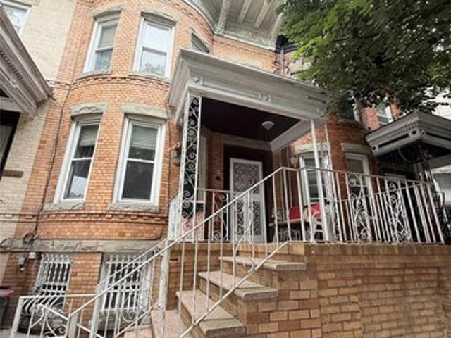 8842 87th St, Woodhaven, NY 11421
