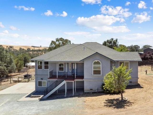 8843 Honda Ln, Valley Springs, CA 95252