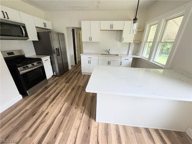 884 Copley Road 2