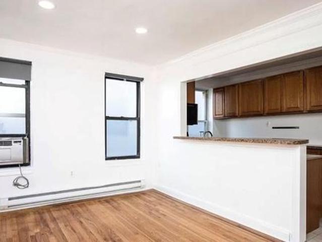 884 Bedford Ave #3R, New York, NY 11205