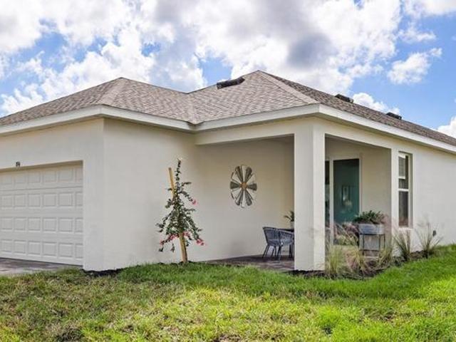 884 Friendship Circle, Labelle, FL 33935