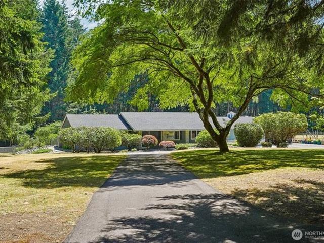 884 Kamus Pl, Fox Island, WA 98333