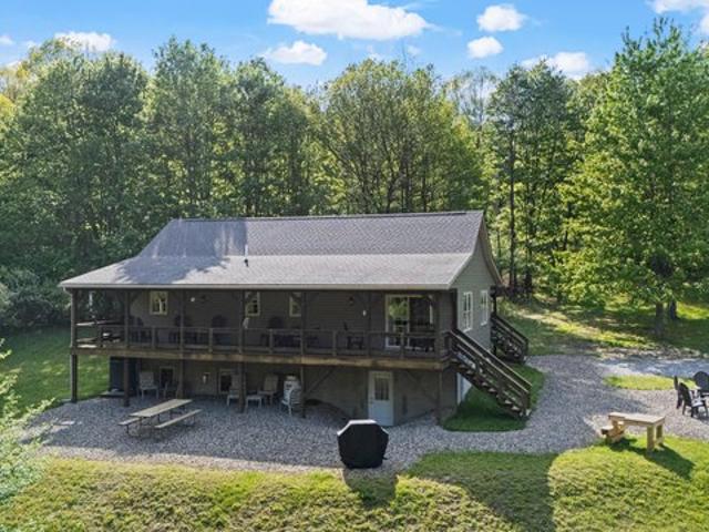 884 Oak Ridge Rd, Madera, PA 16661