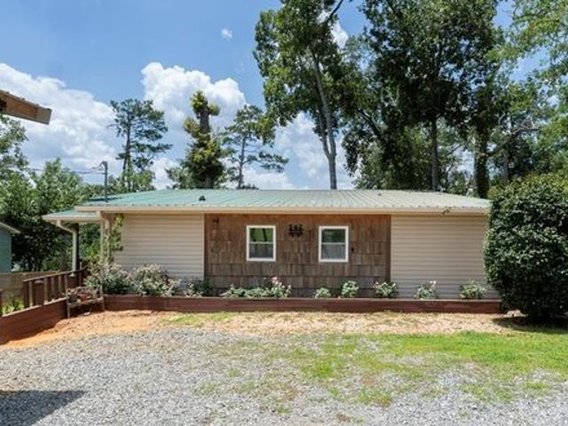 884 S Lake Dr, East Dublin, GA 31027