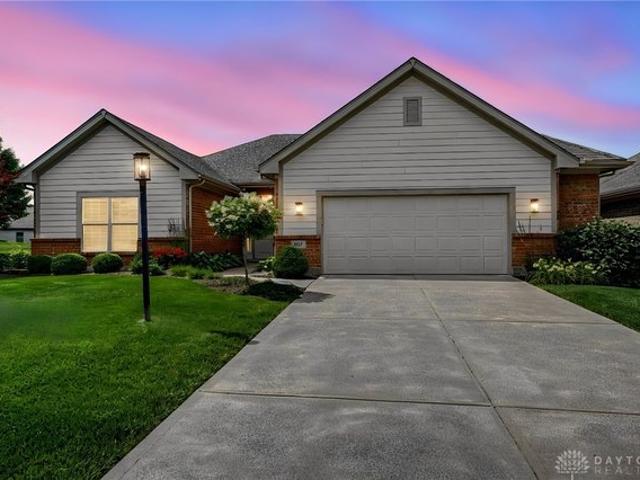 884 St Simons Ln, Centerville, OH 45458