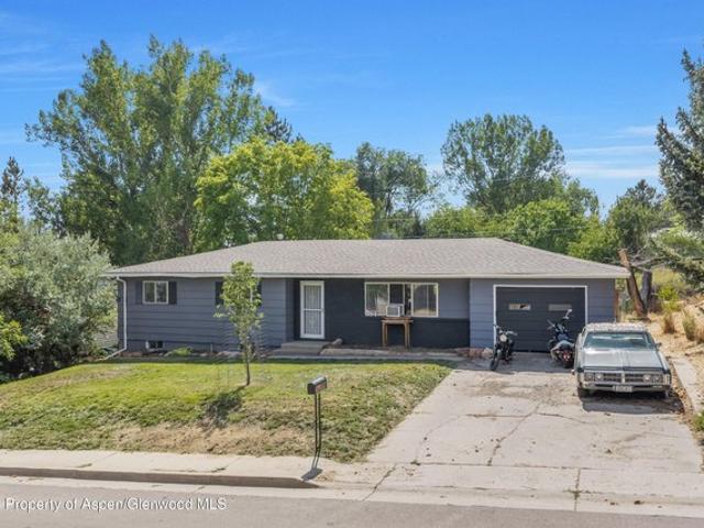 884 Stout St, Craig, CO 81625