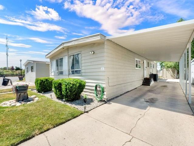 884 W Storm Mountain Dr, Taylorsville, UT 84123