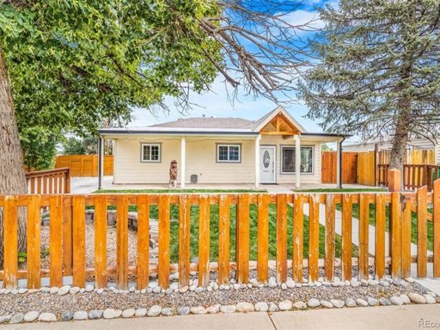 884 Vaughn St, Aurora, CO 80011