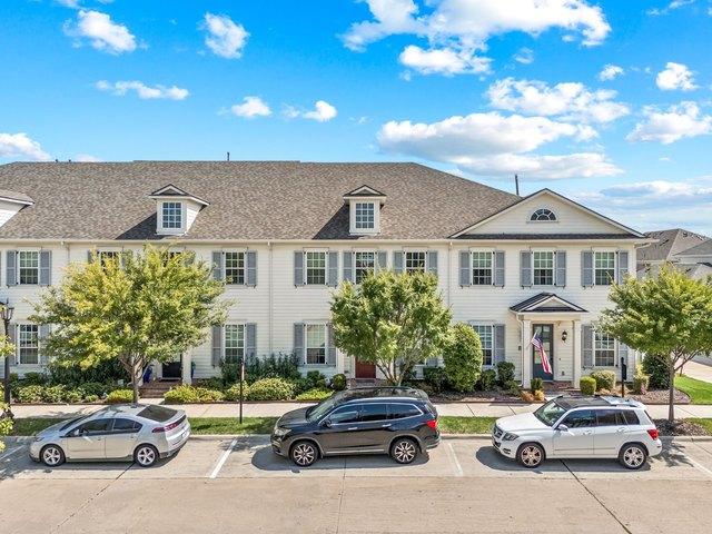8854 Ice House Dr, North Richland Hills, TX 76180