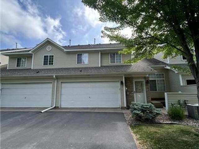 8854 Spring Ln, Woodbury, MN 55125
