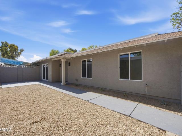 8855 n new world drive
