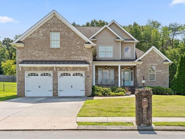 8858 McKenzie Farm Dr, Ooltewah, TN 37363