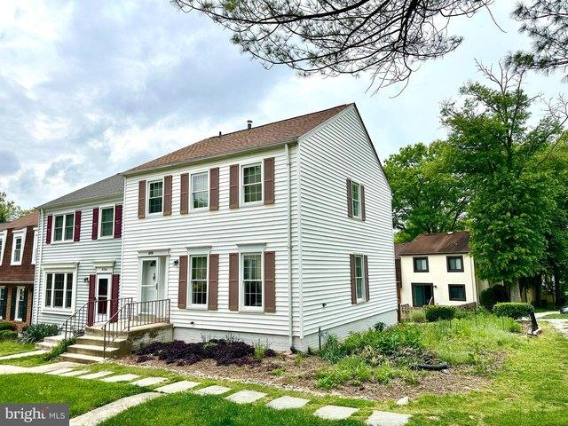 8858 Blade Green Ln, Columbia, MD 21045