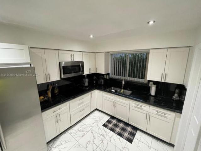 8850 NW 13th St, Pembroke Pines, FL 33024