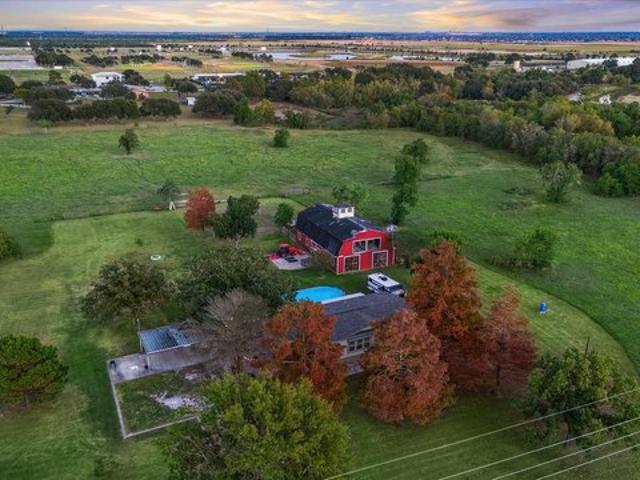 8850 Katy Hockley Rd, Katy, TX 77493