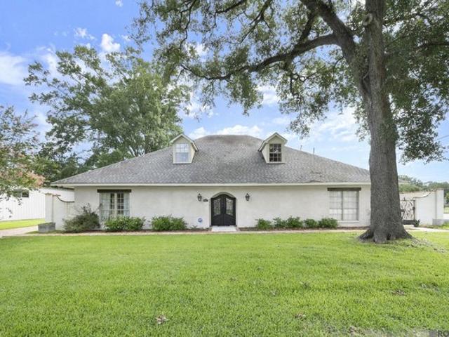 8851 Menlo Dr, Baton Rouge, LA 70808