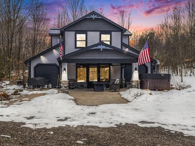 8851 E 8 Mile Rd, Luther, MI 49656