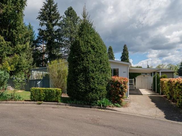 8851 SE Shadow Brook Ct Unit Sp, Clackamas, OR 97015