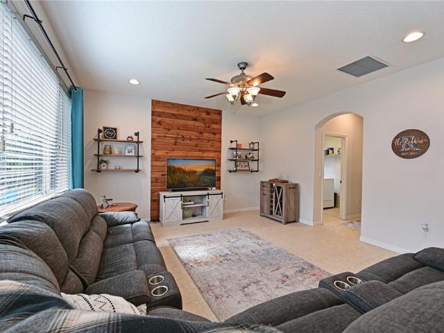 8852 Founders Cir, Palmetto, FL 34221 | MLS #A4685
