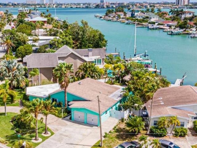 885 115th Ave, Treasure Island, FL 33706