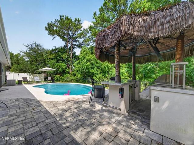 885 Corsica Ln, Jacksonville, FL 32218