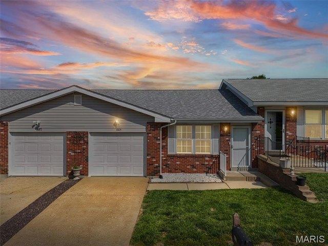 885 Barwood Dr, Arnold, MO 63010