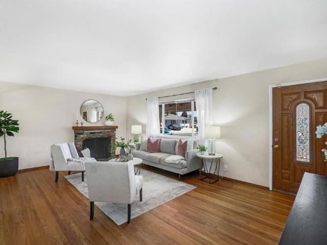 885 Devonshire Ave