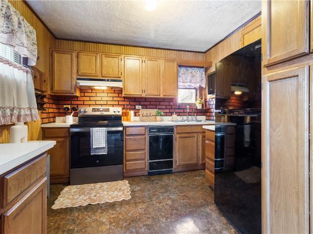 885 Eddie Dowling Hwy, North Smithfield, RI 02896 | MLS #1404