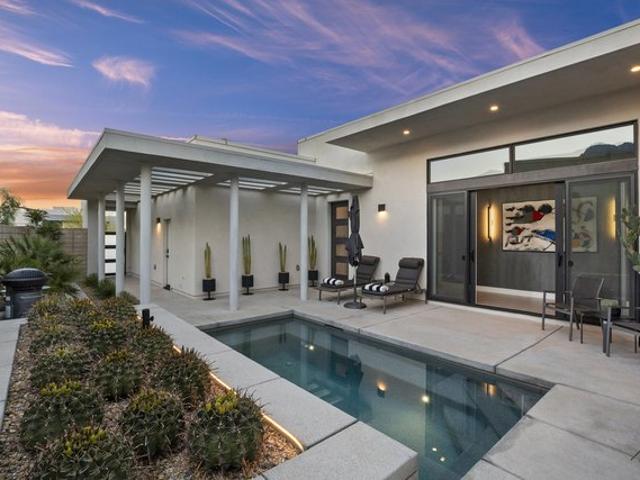 885 Fountain Dr, Palm Springs, CA 92262