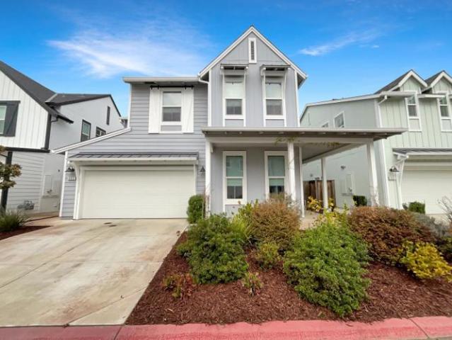 885 Farmhouse Wy, Folsom, CA 95630