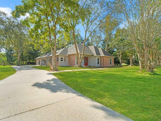 885 Feliciana Crossing