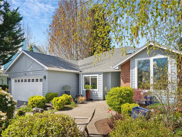 885 fir cone dr ne