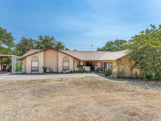 885 Kyle Cir, Reno, TX 76020