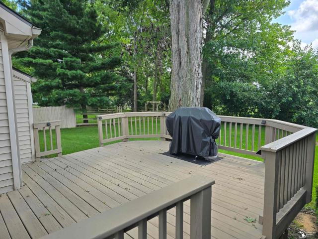 885 hickory creek Drive