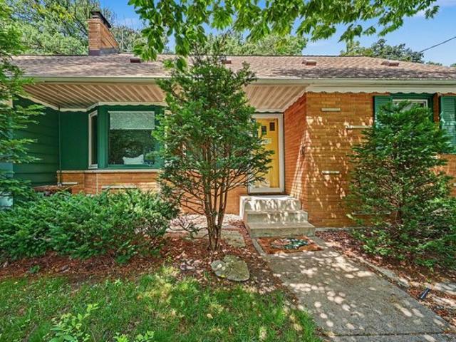 885 Old Lexington Ave, Saint Paul, MN 55116
