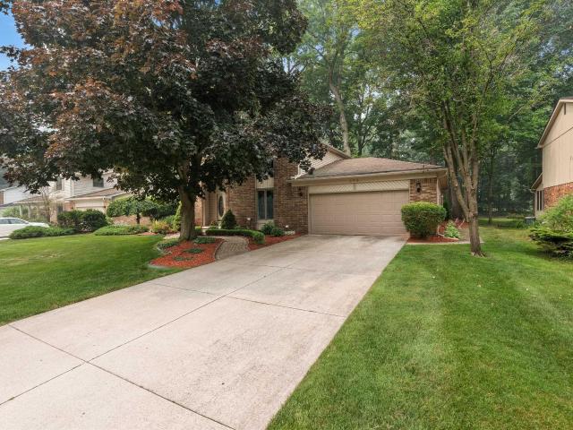 885 Medinah Drive