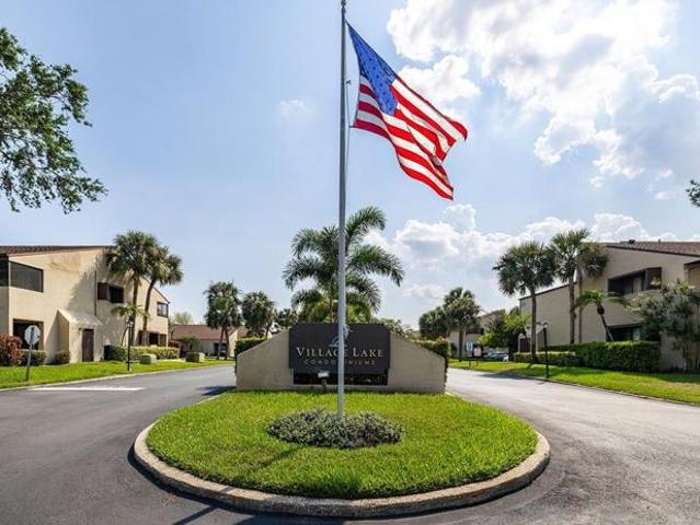 885 N Village Dr N #201, Saint Petersburg, FL 33716