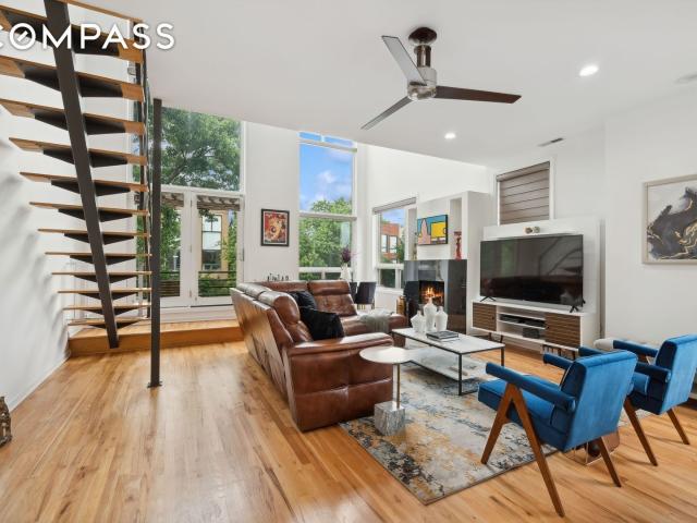885 N Hermitage Ave C, Chicago, IL