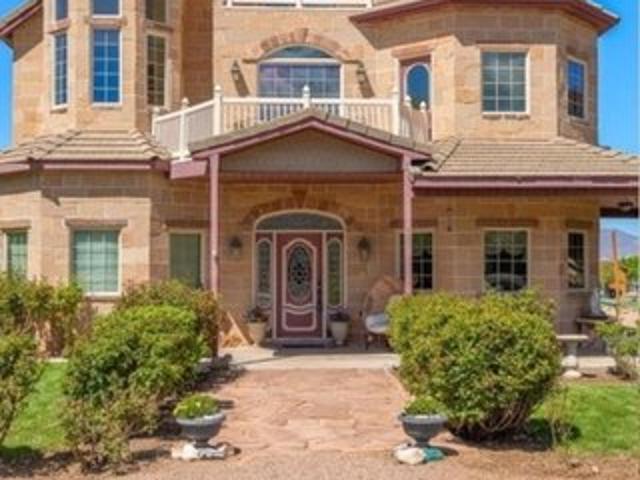 885 N Old Farms Rd, Dammeron Valley, UT 84783