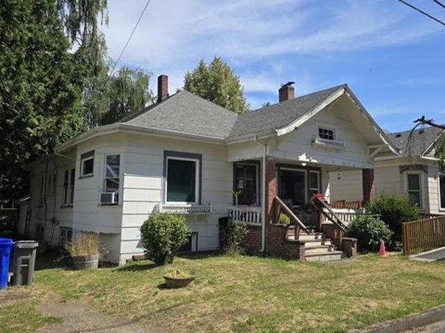 885 NE 3rd St, Gresham, OR 97030