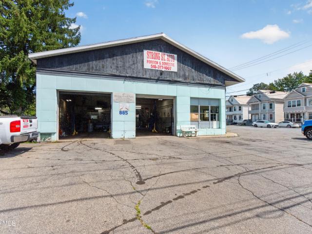 885 Strong Street